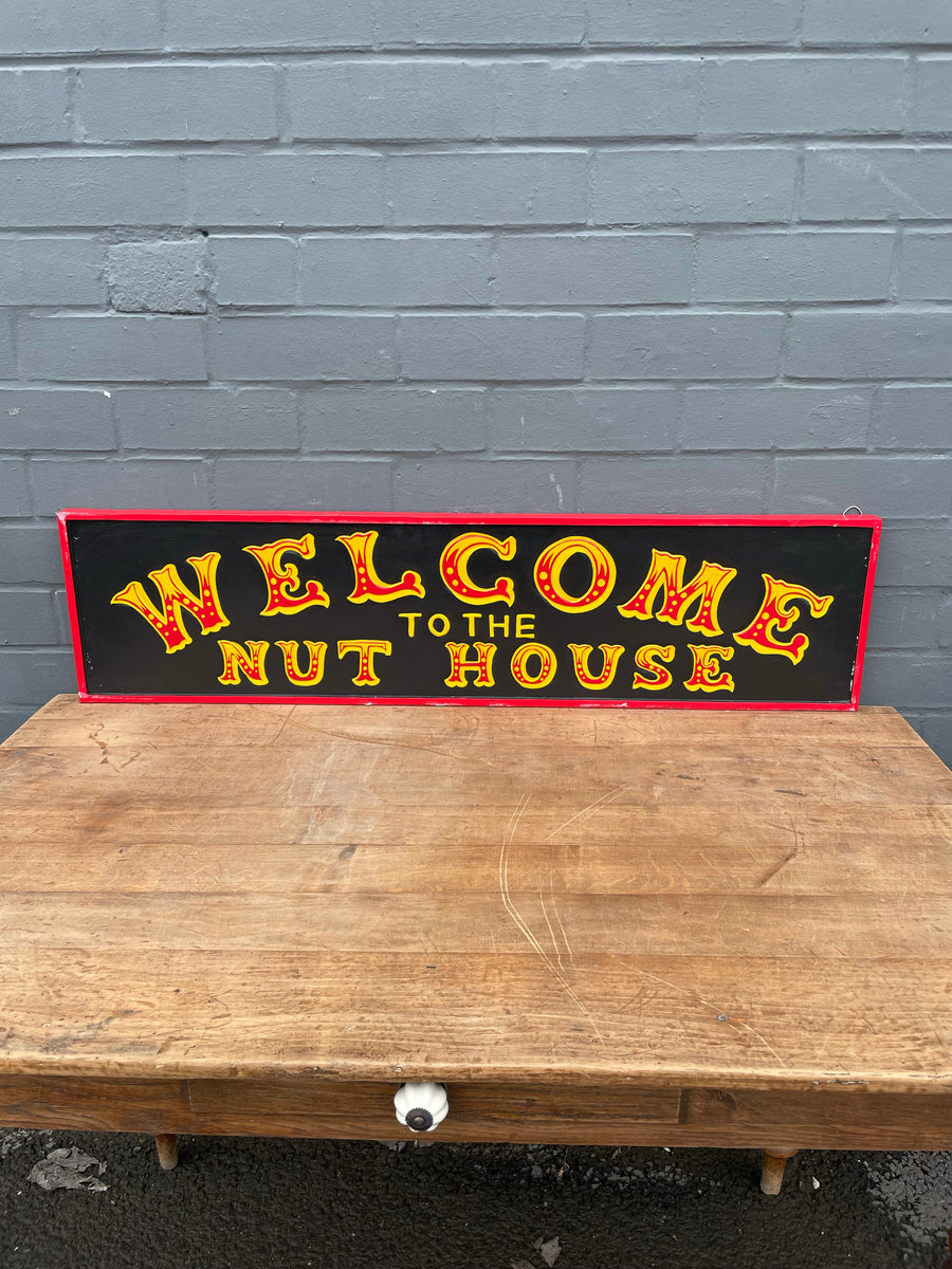 Welcome to the Nut House Sign 🥜 – Simply Dutch
